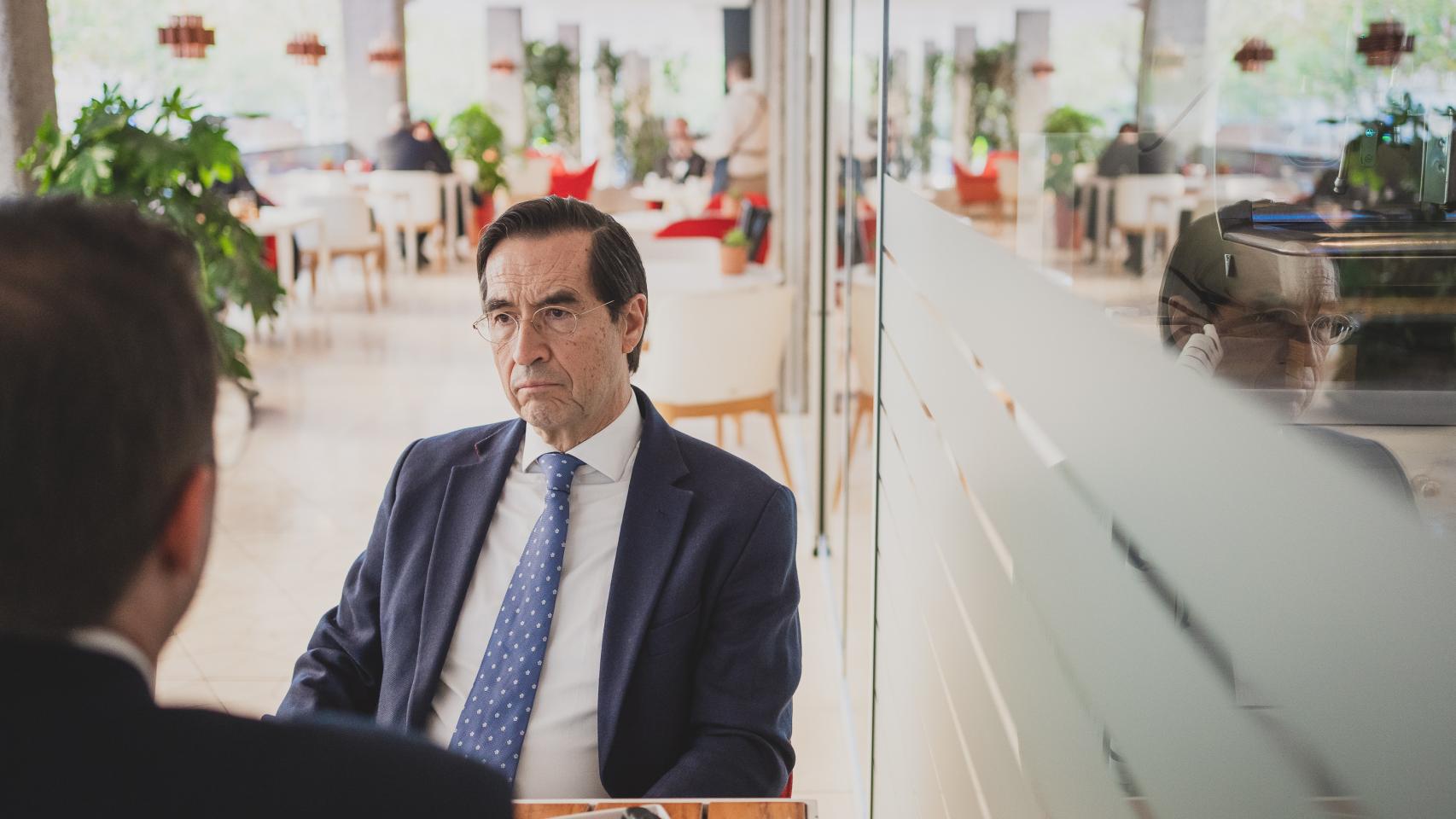 Mario Alonso Puig, el cirujano de Harvard que enseña a ser feliz a ...