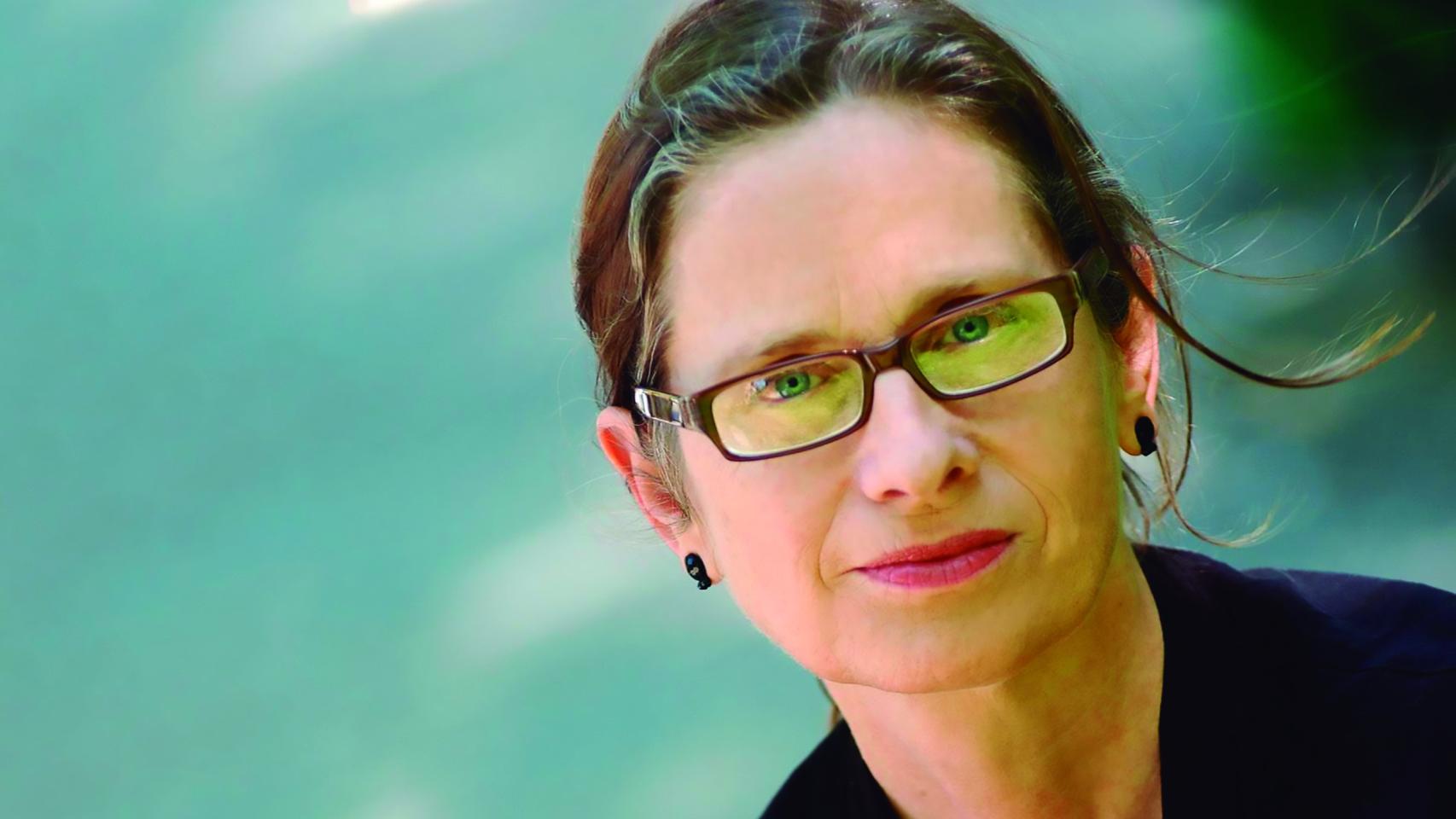 Lydia Davis: cómo convertir un romance con un hombre doce años menor en ...