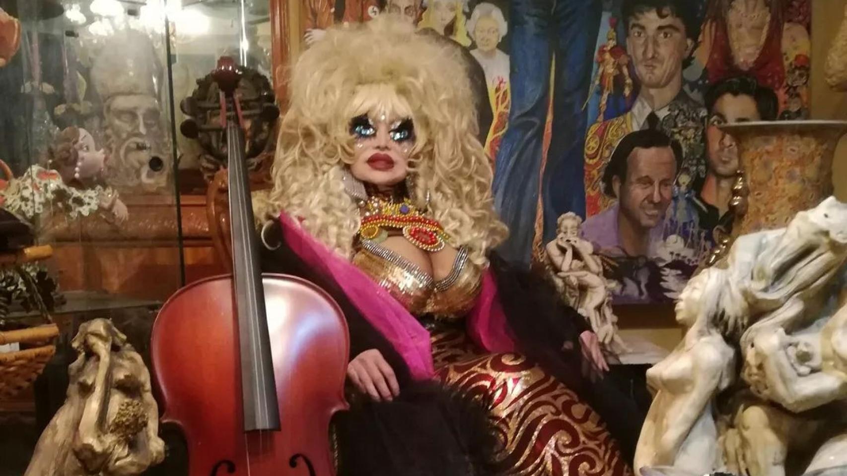 Manuela Trasobares, la discípula de Dalí que se convirtió en la primera soprano trans en actuar ...