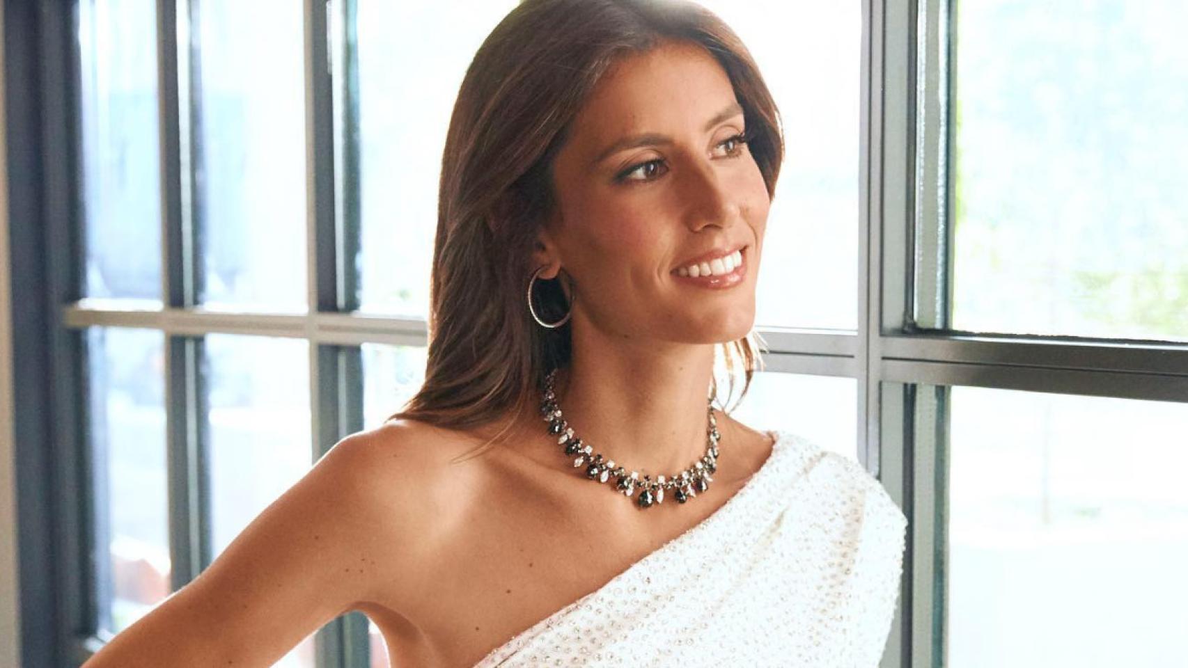 Este es el vestido estampado de 2.000 euros con el que Ana Boyer ha ...