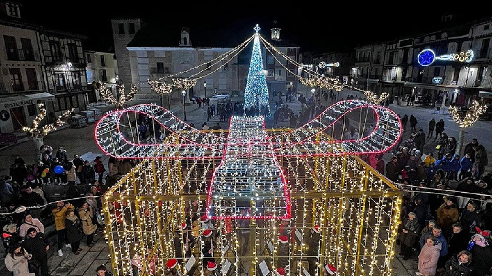 Toro se ilumina por Navidad en una bella estampa que impresiona a ...