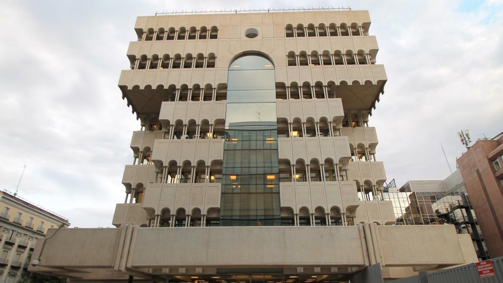 Luz verde al plan para recuperar para oficinas uno de los edificios más codiciados de la milla ...