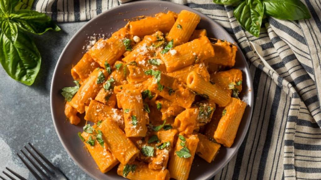 Rigatoni con burrata y tomates cherry gratinados, tu nueva receta ...
