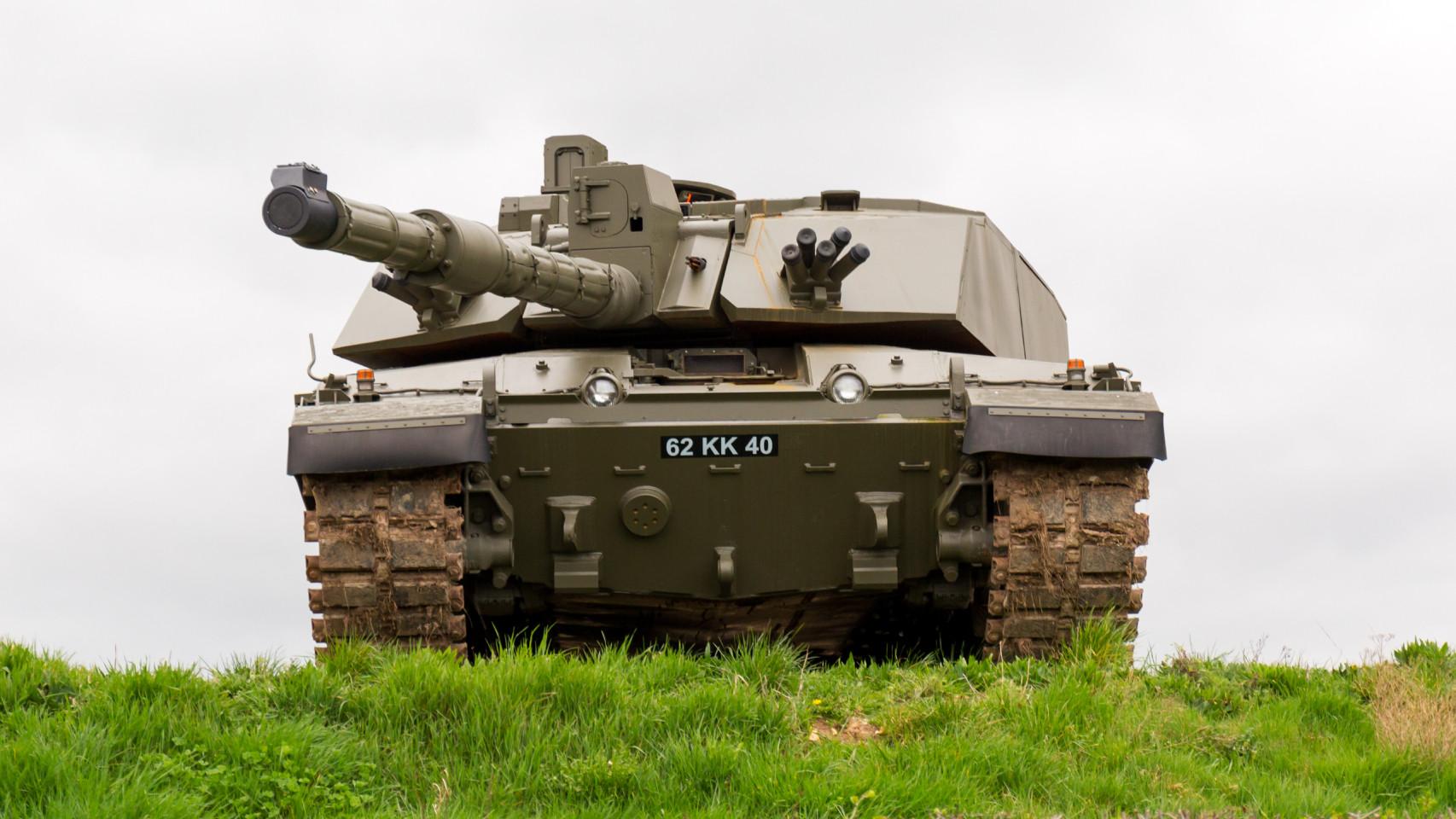 Así es el Challenger 2, el tanque imbatido que Reino Unido enviará a ...