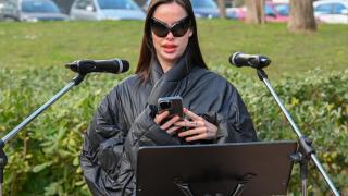 El llamativo 'look 'de María Iborra en el homenaje a Verónica Forqué ...