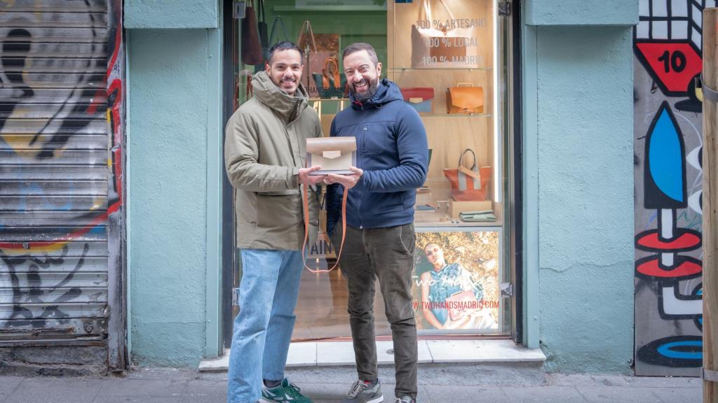 La tienda favorita de Ayuso: la castiza historia detrás de su bolso ...