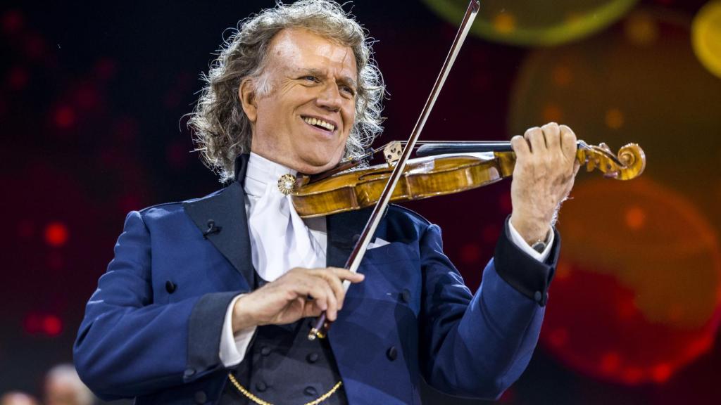 André Rieu, el ‘Rey del vals’, vuelve a pasear su carisma por España