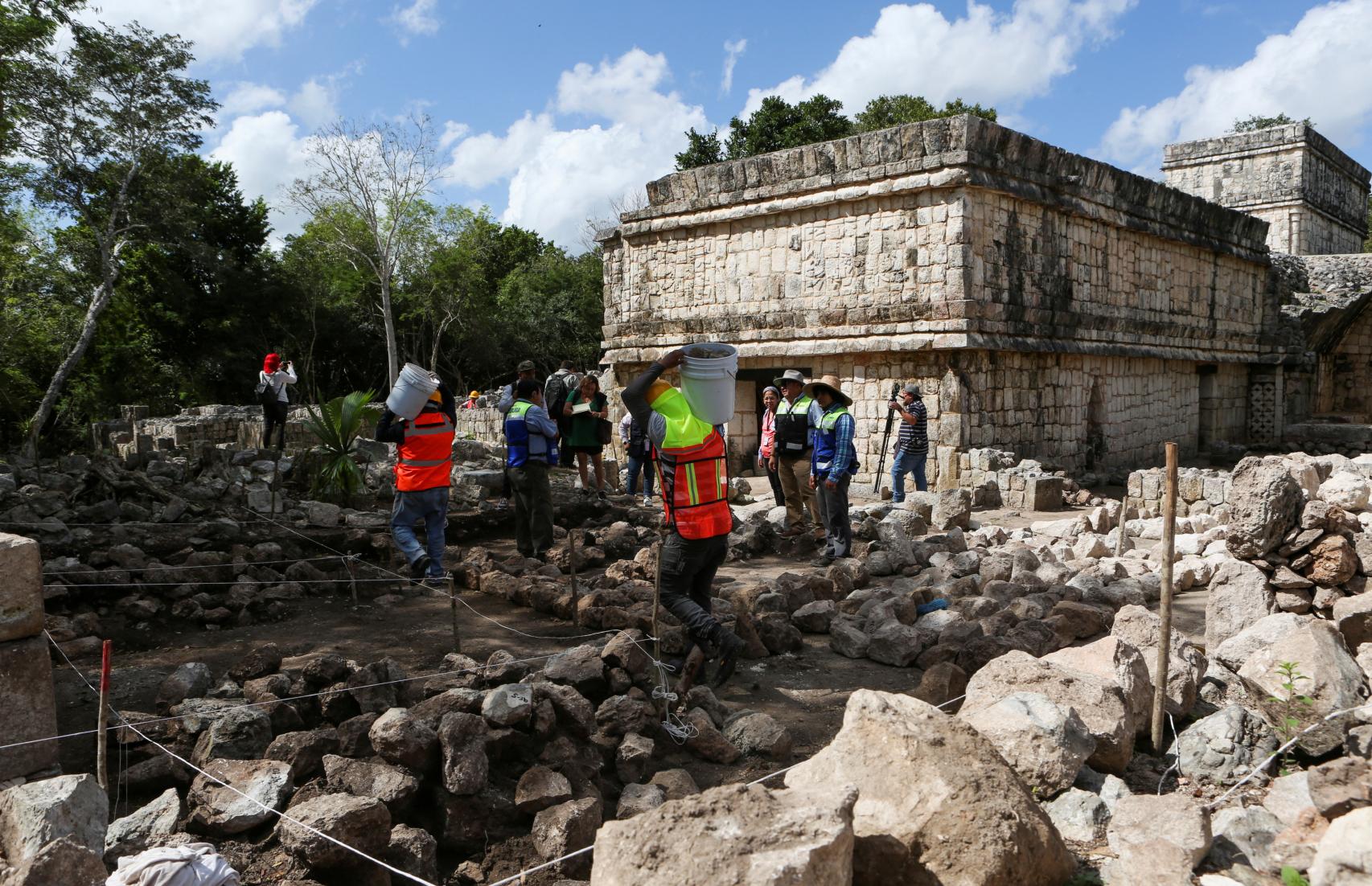 La tumba y la casa de un gobernante maya salen a la luz en Chichén Itzá
