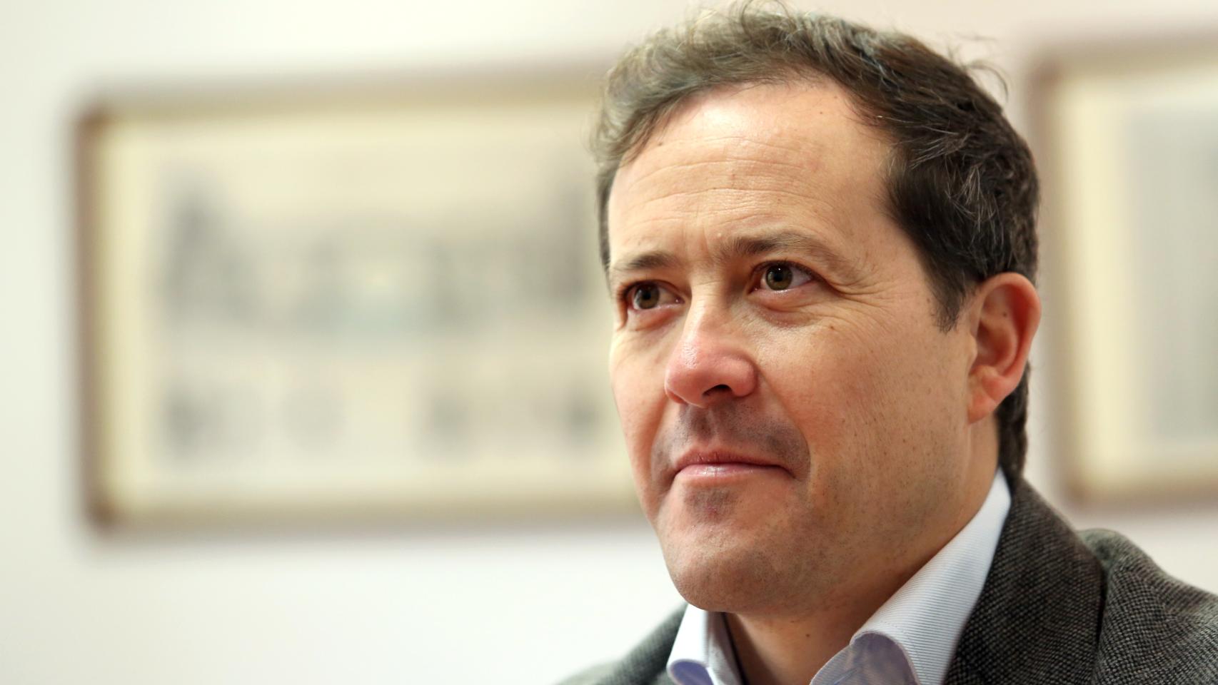 Carlos Velázquez ya tiene sus vallas de la polémica en Toledo: así han ...
