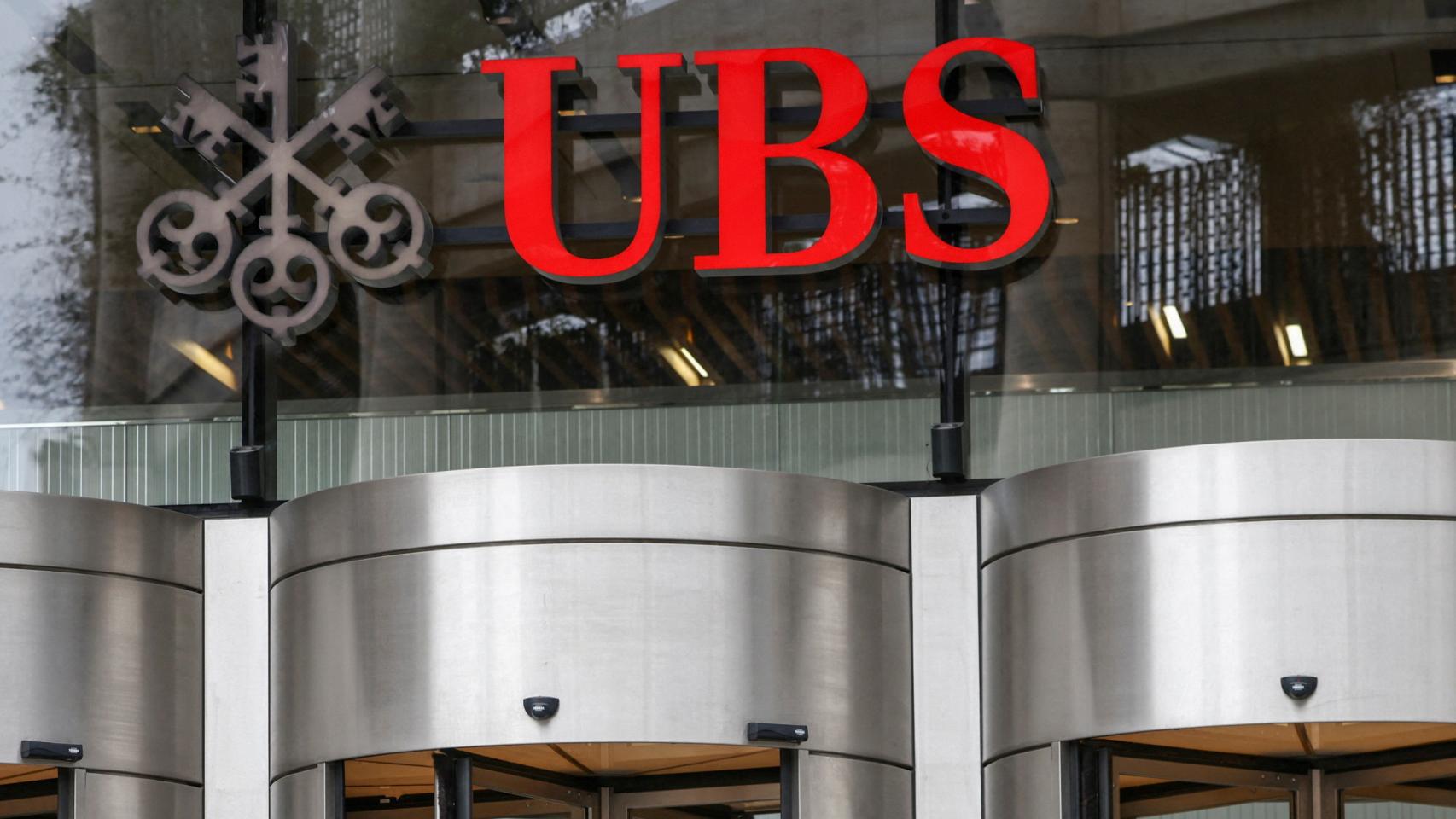 UBS ofrece recomprar 2.750 millones en bonos emitidos por Credit Suisse ...