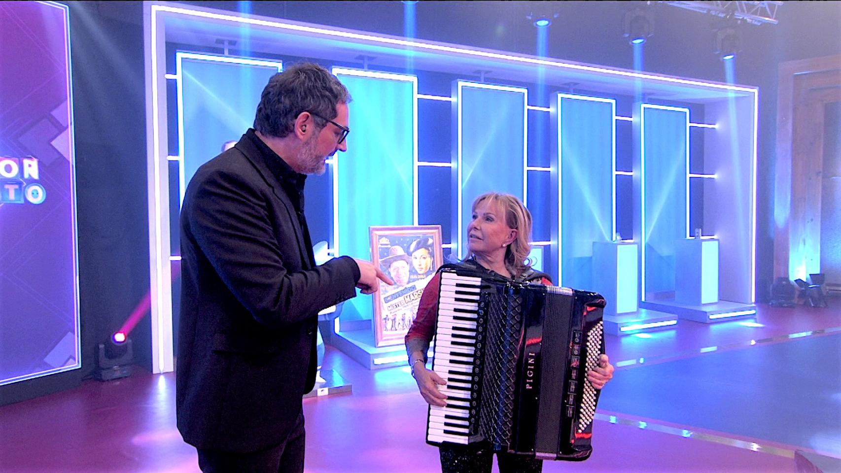 María Jesús y un acordeón de oro será la madrina desde Benidorm del ...