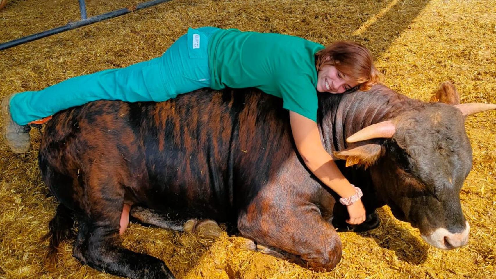 Raquel Roca, la ganadera que susurraba al oído de las vacas: "Busco el ...