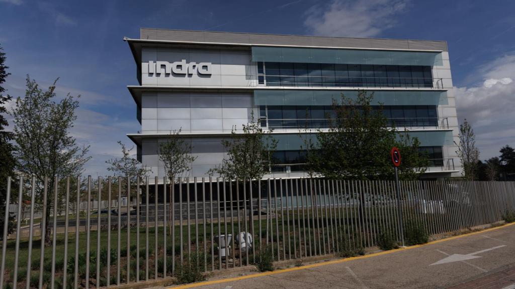 Indra desvela en sus cuentas que pagó 35 millones a la banca por la ...