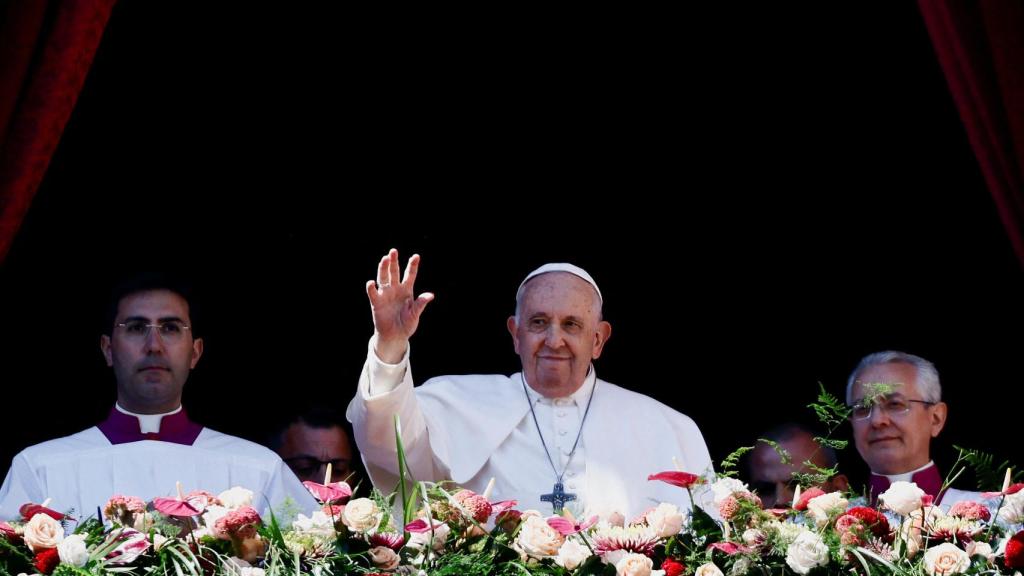 El Papa pide paz ante una "Tercera Guerra Mundial fragmentada" en el Domingo de Resurrección