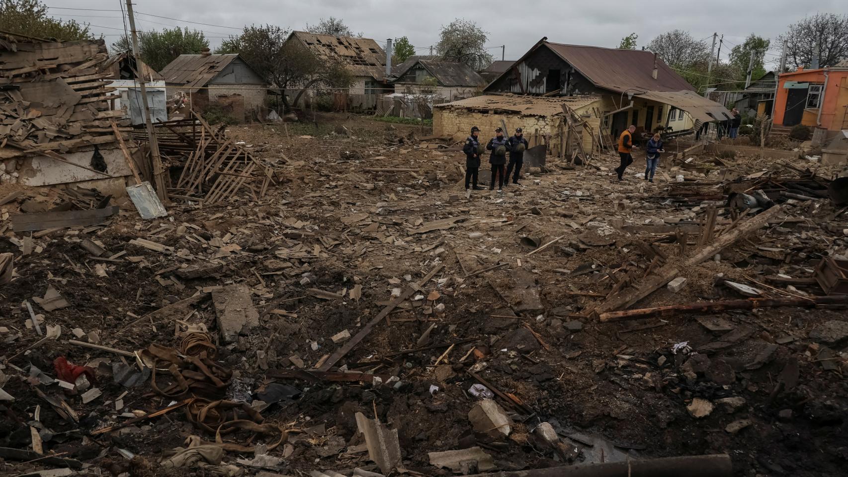 ¿Bombardeo estratégico o crimen de guerra ruso en Pavlohad? 34 heridos ...