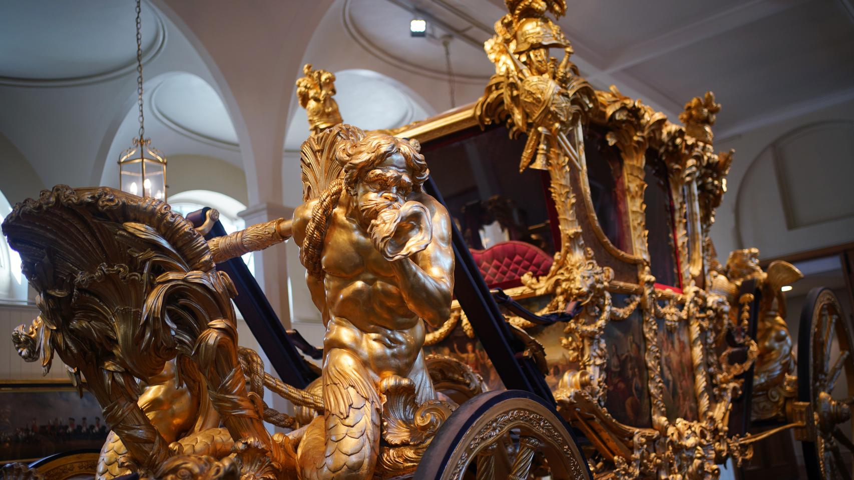 Oro parece; madera es: los secretos del carruaje de Carlos III en su ...