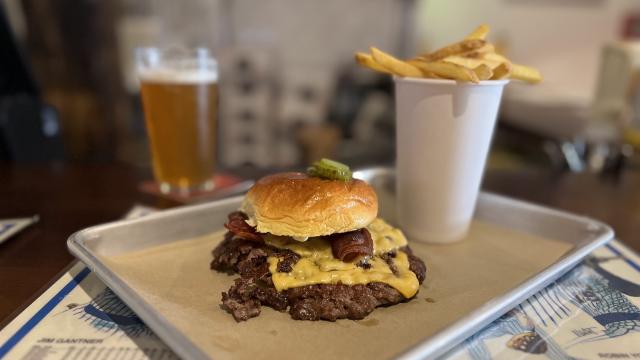 Las mejores smash burgers de Madrid después de probar 20 hamburgueserías