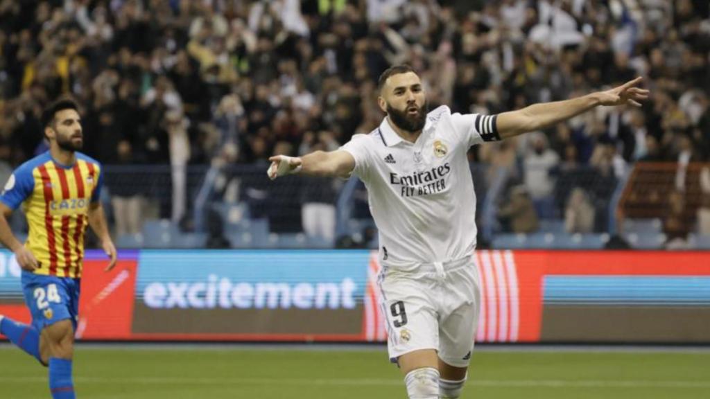 Benzema, un icono del islam en Arabia Saudí: peregrino en La Meca y ...