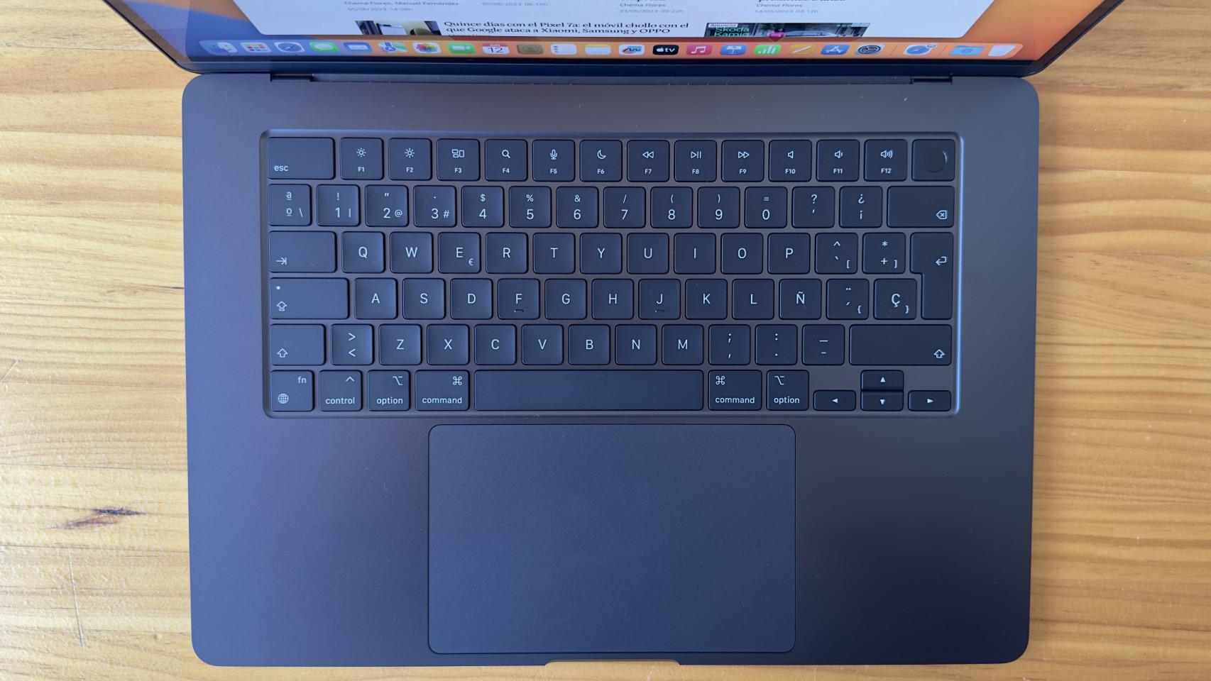 Probamos el MacBook Air de 15 pulgadas, el portátil enorme y delgado ...
