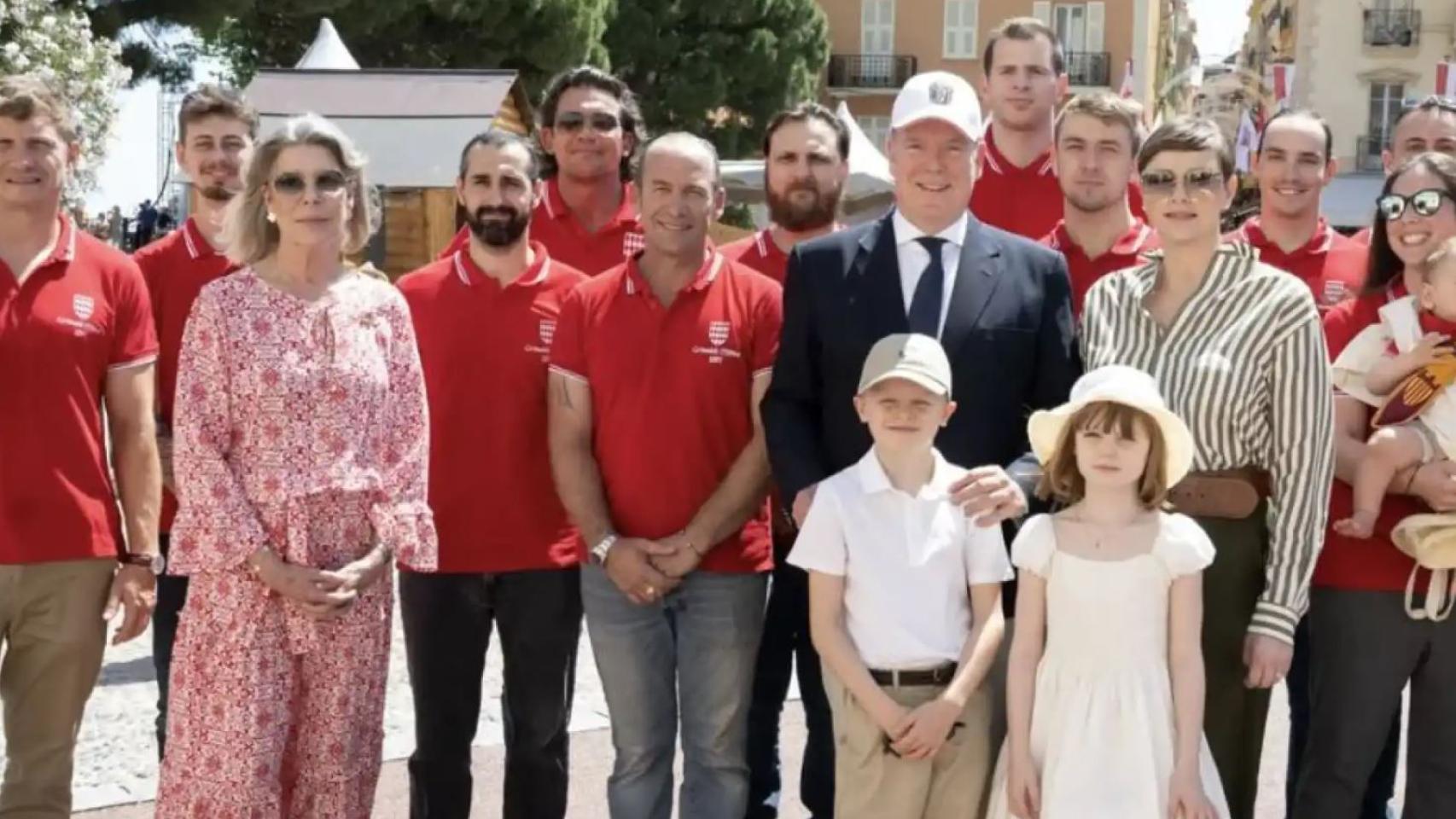 Alberto y Charlène de Mónaco disfrutan de la noche de San Juan con sus ...