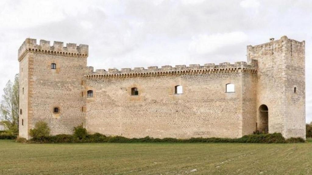 Dos preciosos castillos de lujo a la venta en Castilla y León para ...