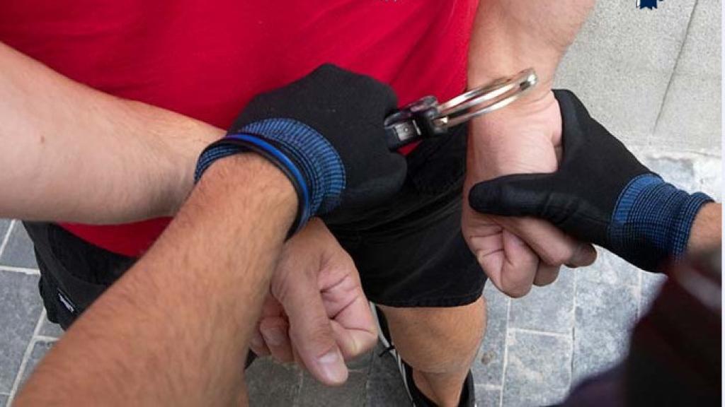 Detenido un hombre por intentar estrangular a su mujer en Madrid