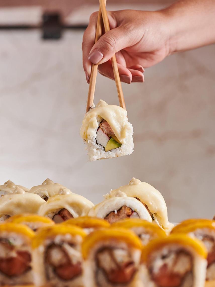 El restaurante con piezas de sushi gigante que arrasa en Madrid
