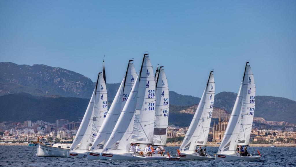 El barco de los Banderas reina en el mar: gana la Copa del Rey de Vela
