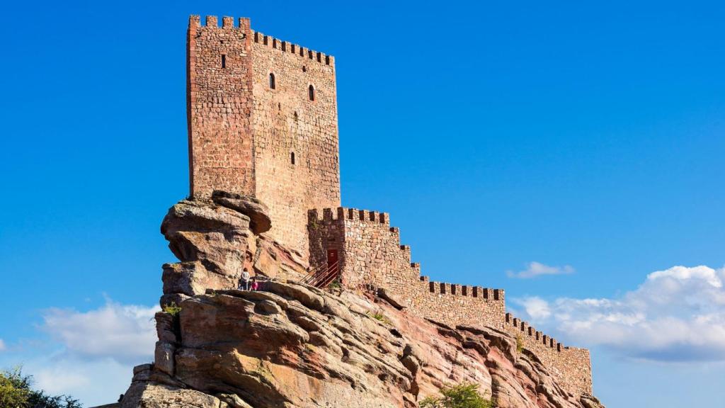 El impresionante castillo de Guadalajara donde se grabó Juego de Tronos