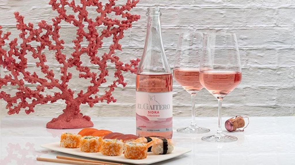 9 bebidas rosa para refrescarse y brindar con el color del año