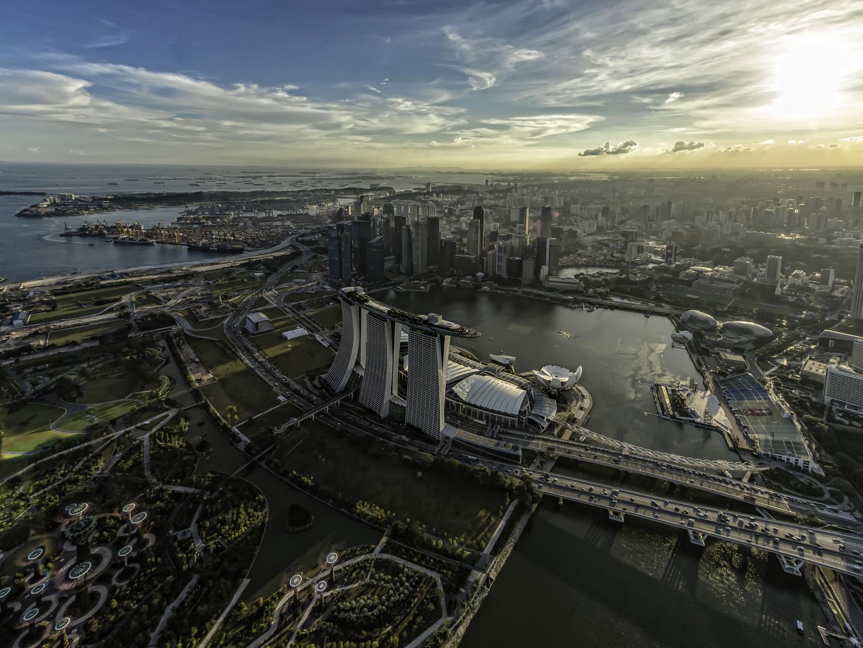 El icónico hotel de tres torres gigantes en Singapur con casi 50 ...