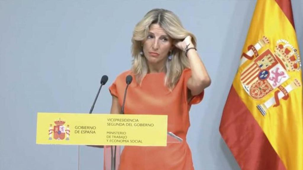 El incómodo momento de Yolanda Díaz al quedarse en blanco tras ...