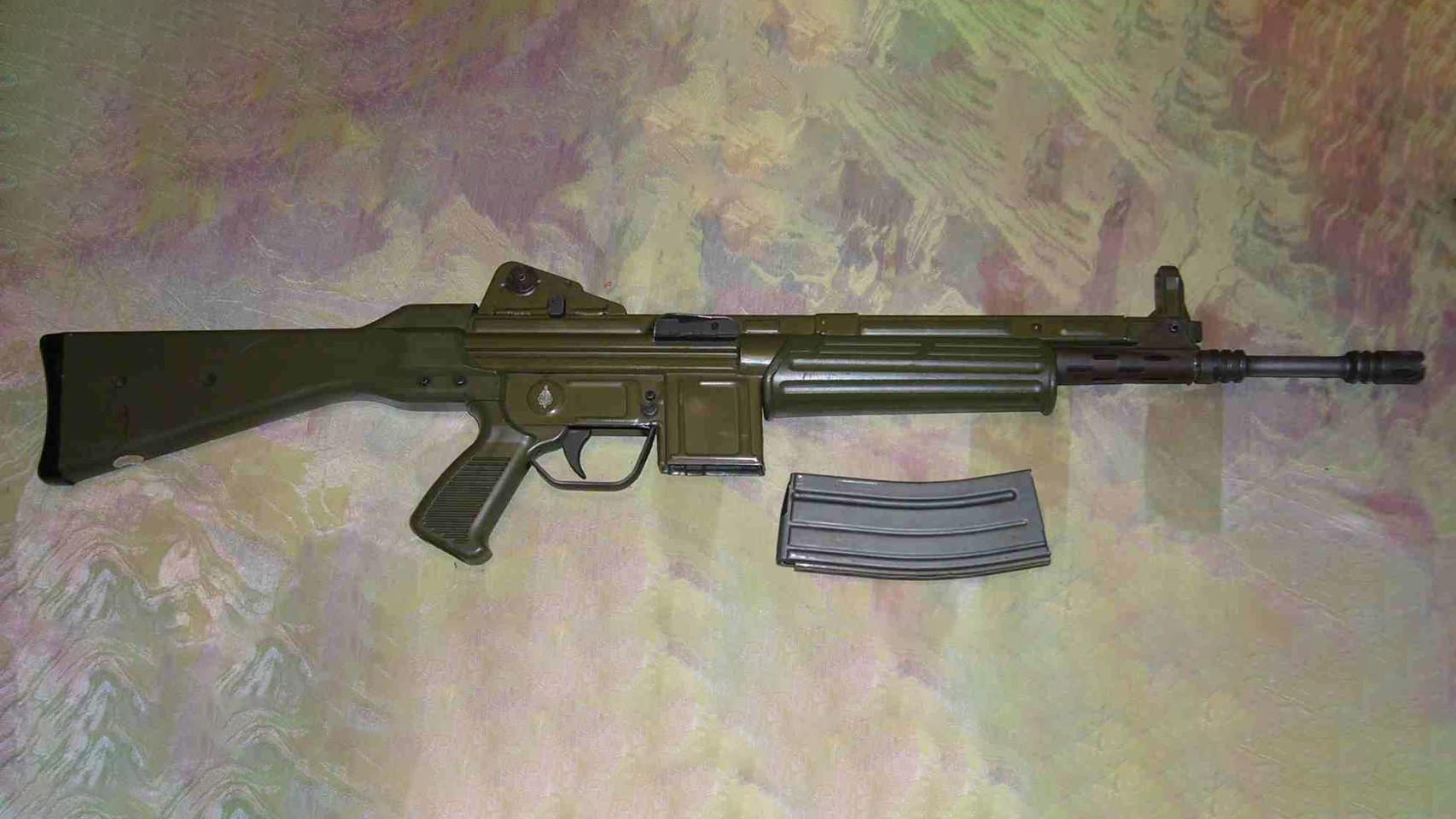 El sorprendente rifle español que está usando el ejército ucraniano ...