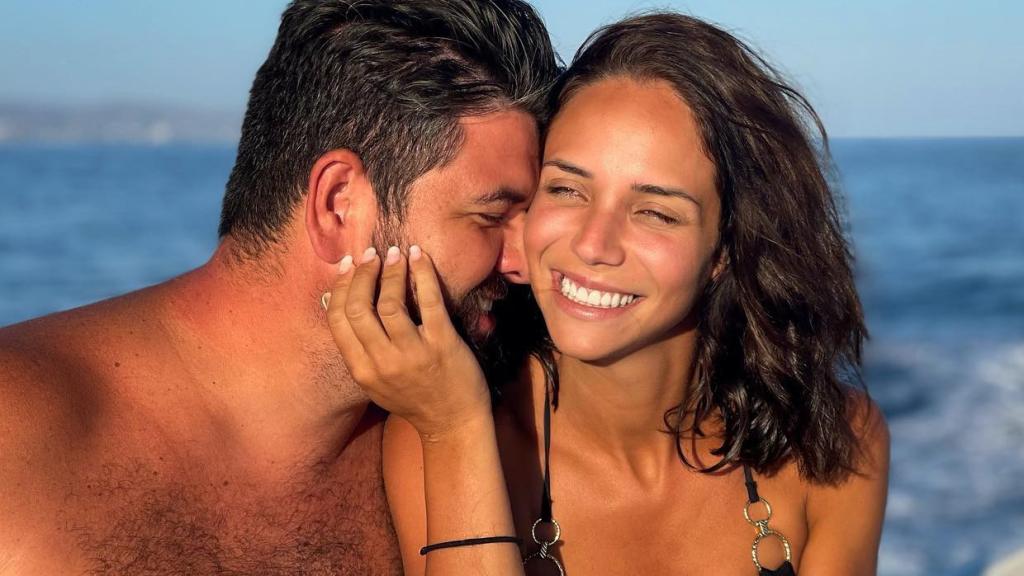 Manu Sánchez le pide matrimonio a su pareja, Lorena: "Amo la idea de que sea para siempre"