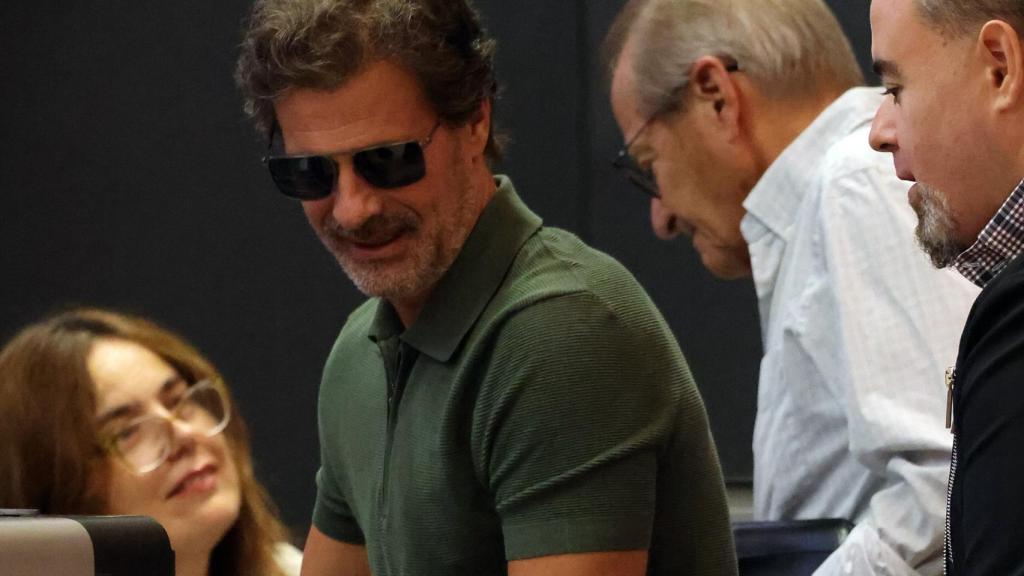 Rodolfo Sancho, visiblemente tranquilo, pone rumbo a Tailandia para ...