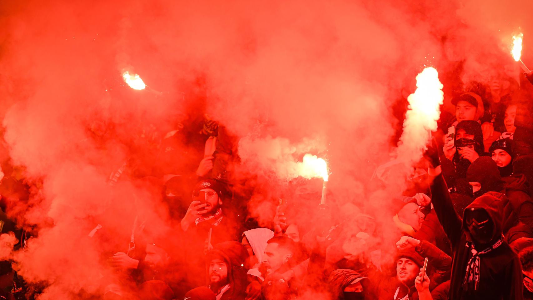 La lacra de los ultras del fútbol de nuevo en el foco tras la brutal ...