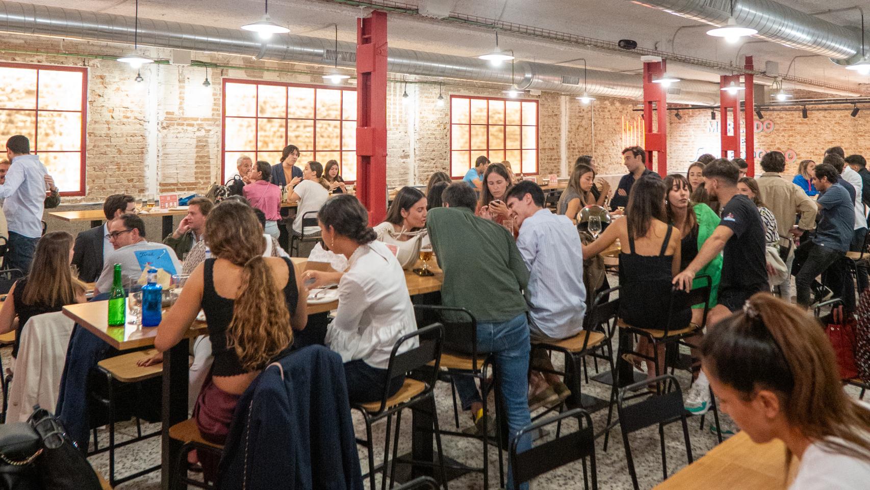 El nuevo mercado gastro en Madrid: dos puestos tienen la mejor tortilla ...