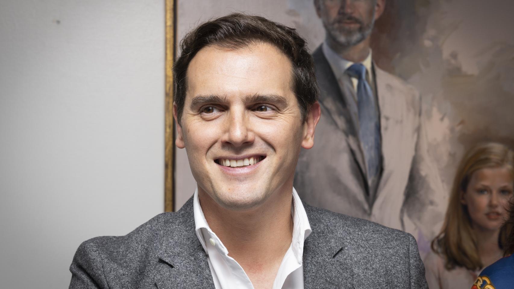 La bolsa de viaje de Albert Rivera que lo tiene todo: práctica ...
