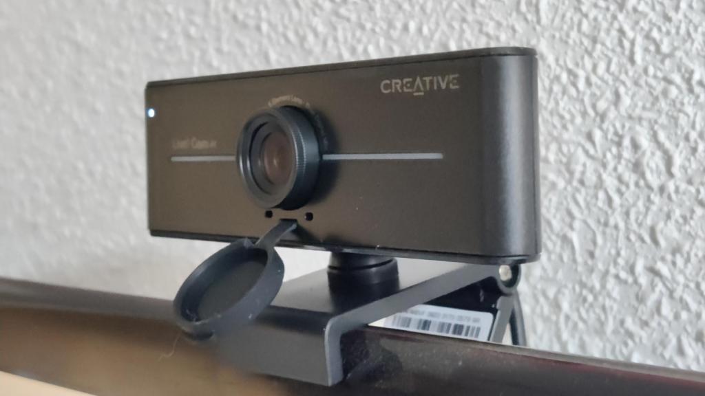 He probado la nueva webcam 4K de Creative: compensa el contraluz y es ...